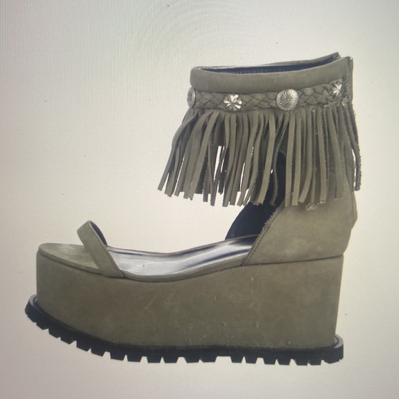 SACHI | Shoes | Sachi Suede Fringe Trim Accent Sandals Size 6 | Poshmark